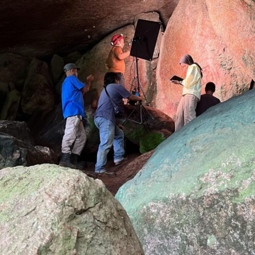 Exploration of Bukit Batu Kepale Rock Art: Uncovering the Prehistoric ...
