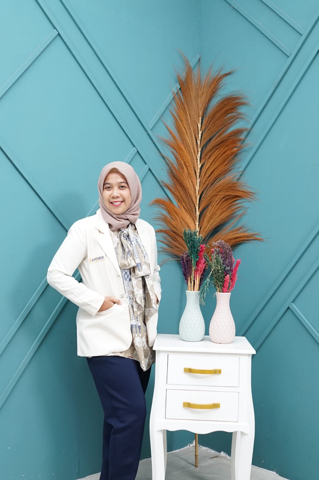 apt. Dian Handayani, S.Farm., M.Farm | Bachelor Pharmacy