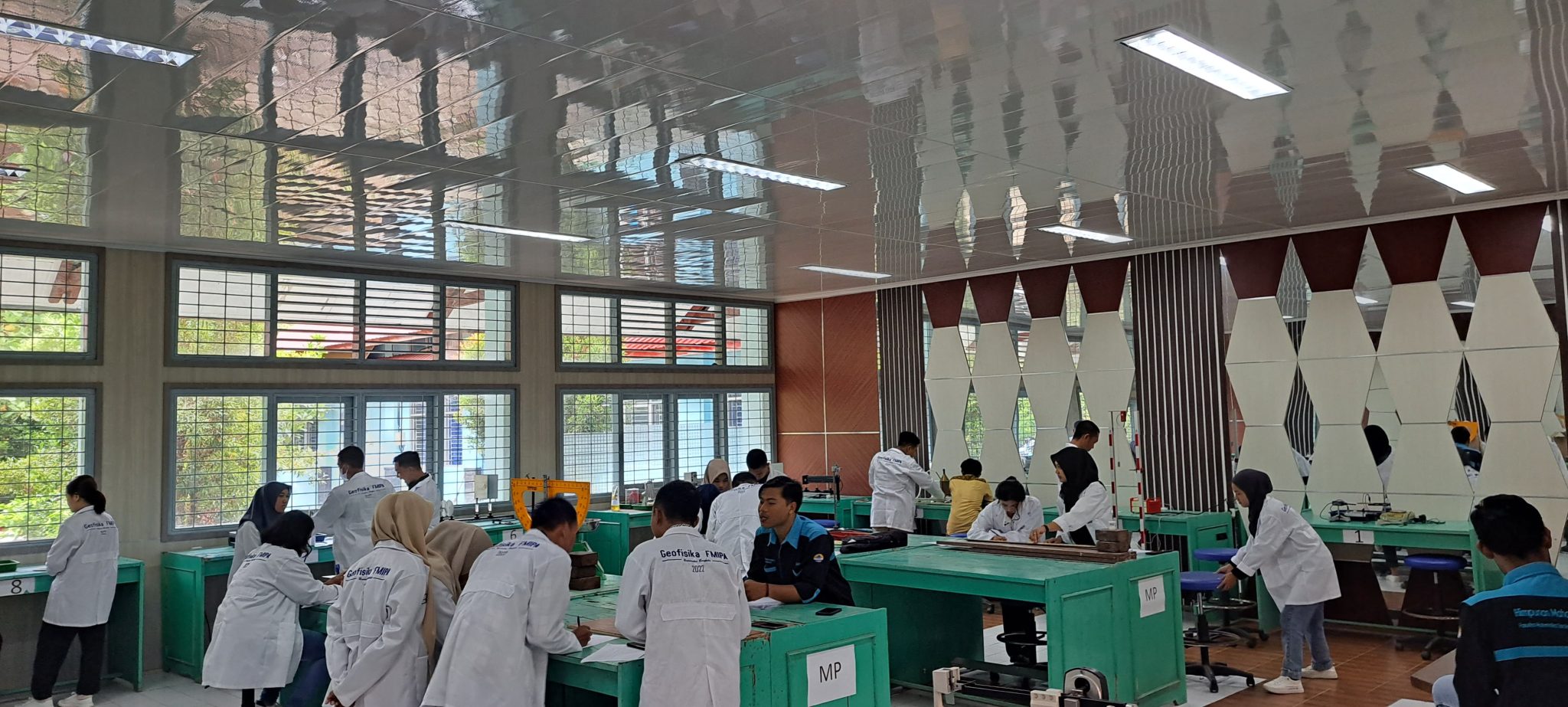 Laboratory | bachelor physics